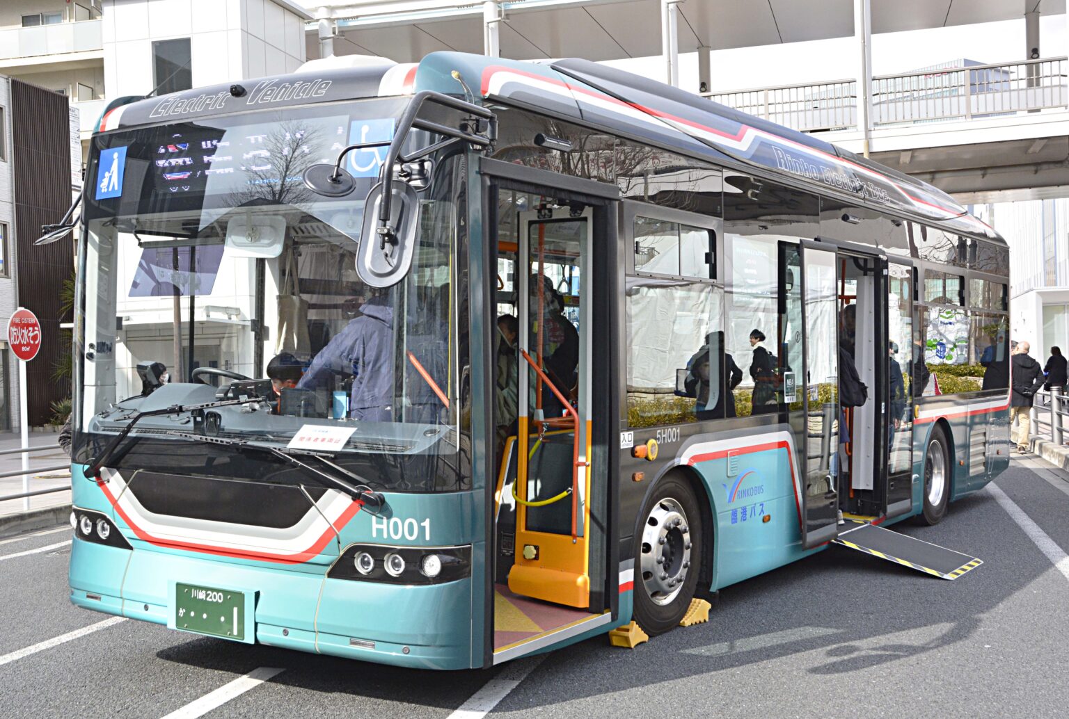 神奈川県バス協会主催 バス利用感謝デー2024参加EV車両を紹介 | バスファン（BUSFAN）